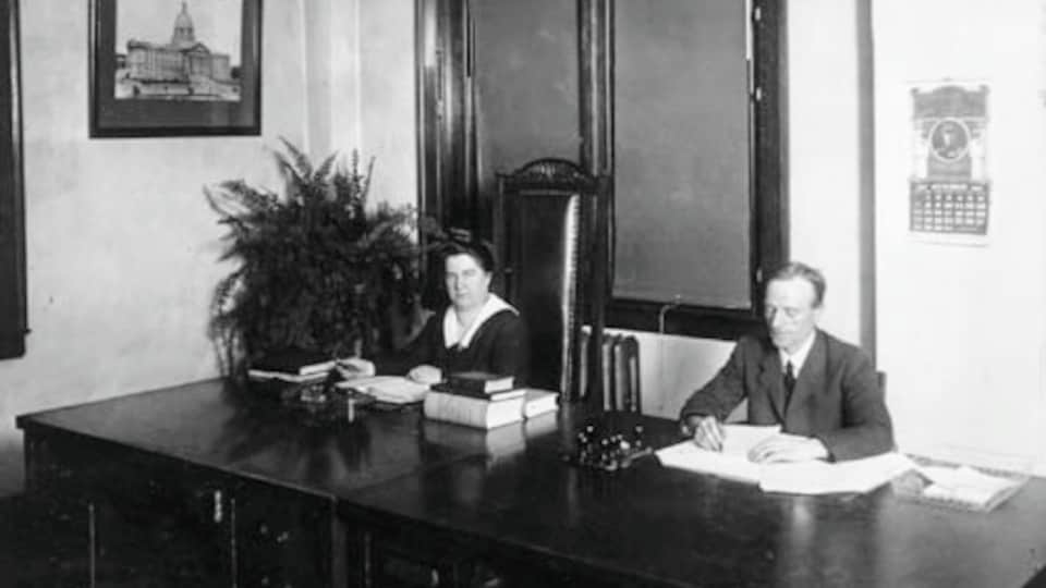 Emily Murphy : pionnière du droit des femmes et leader du discours anti ...