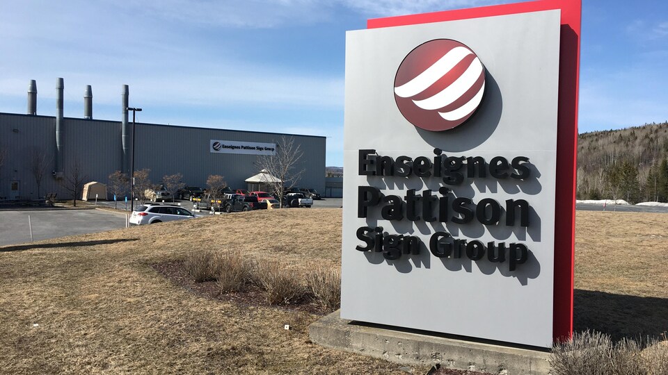 Une usine d'Edmundston passe de la fabrication d'enseignes aux visières ...