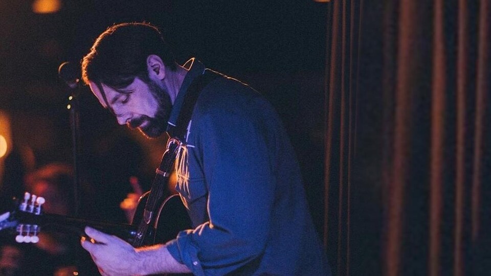 Une pièce de théâtre transformée en baladodiffusion