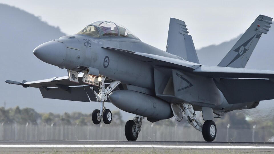 Les premiers F-18 australiens usagés arriveront au Canada dans les ...