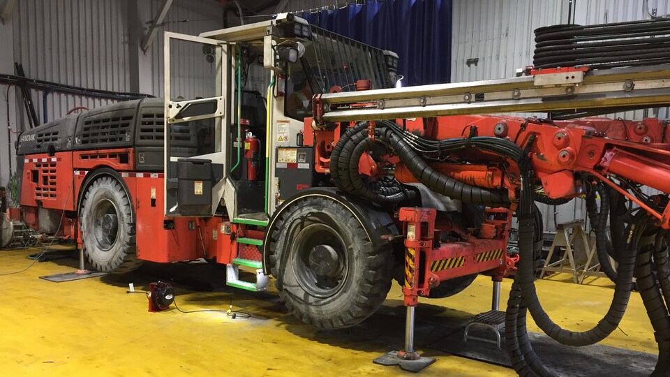 La première mine souterraine 100% électrique au Canada est maintenant ...