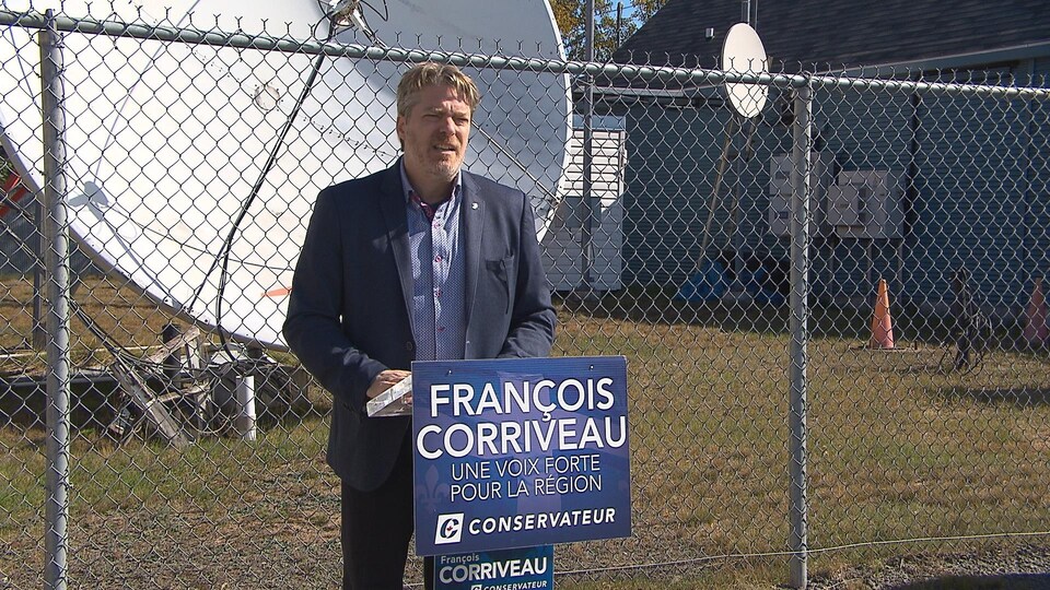 Le conservateur François Corriveau veut améliorer le réseau cellulaire ...