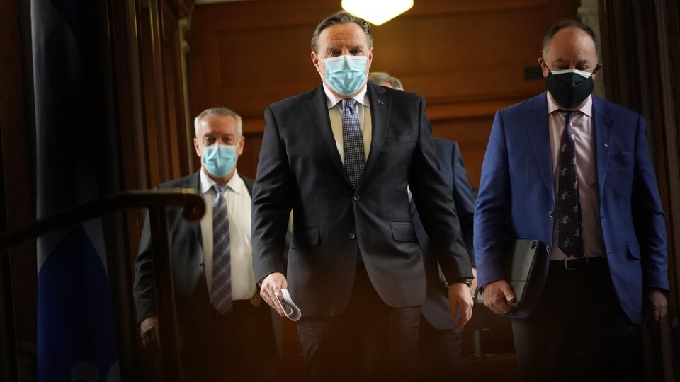 Legault évoque le retour des visites à domicile une fois les aînés ...