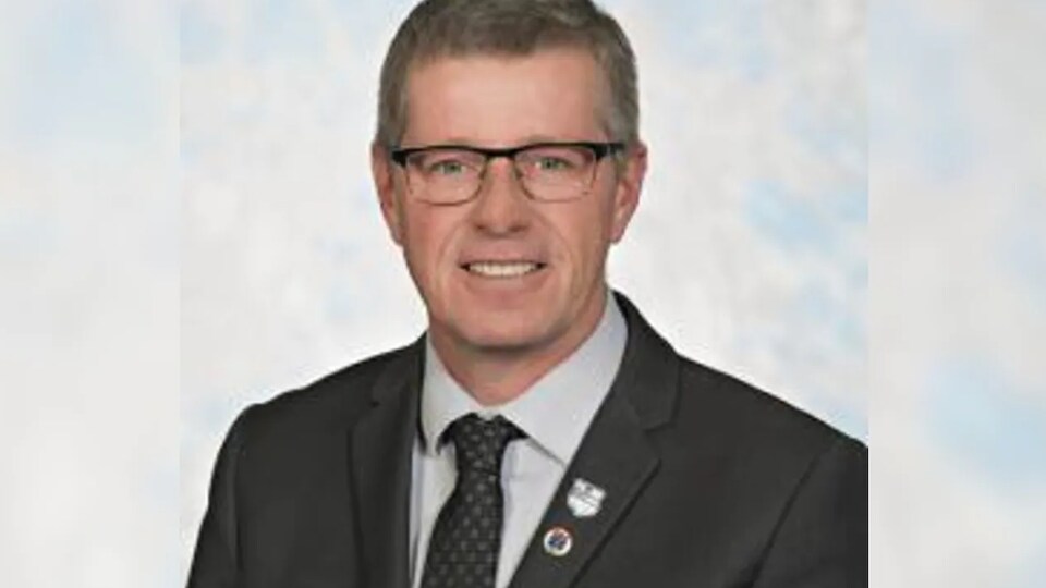 Accusé de leurre et d’agression sexuelle, le maire de Glengarry Sud s ...