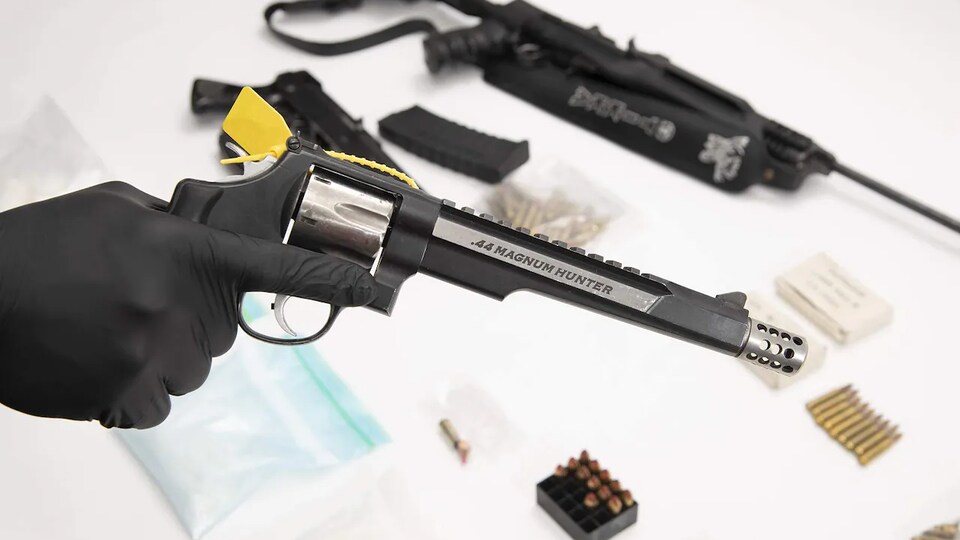 Comment expliquer les multiples fusillades en C.-B.