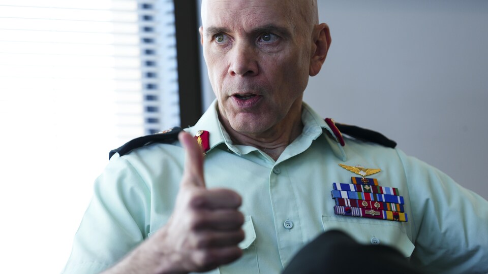 L’Armée canadienne ouvre la porte aux résidents permanents | Radio ...