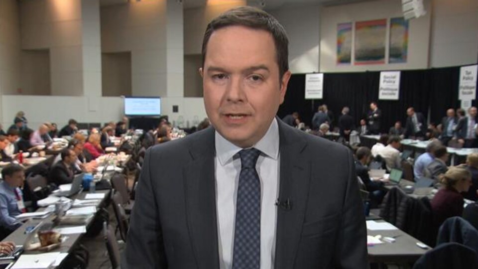 Un budget fédéral « en attendant