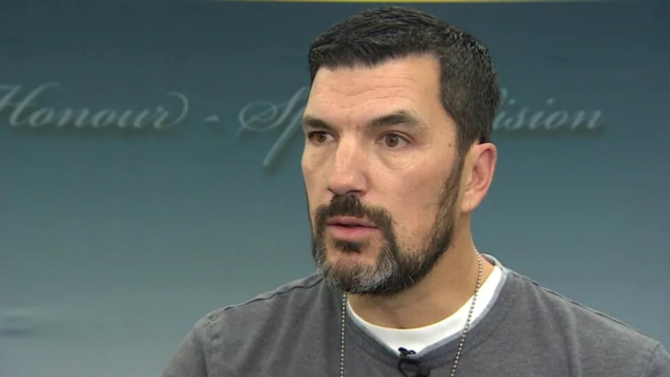 Analyser les graffitis pour mieux comprendre les activités des gangs de ...