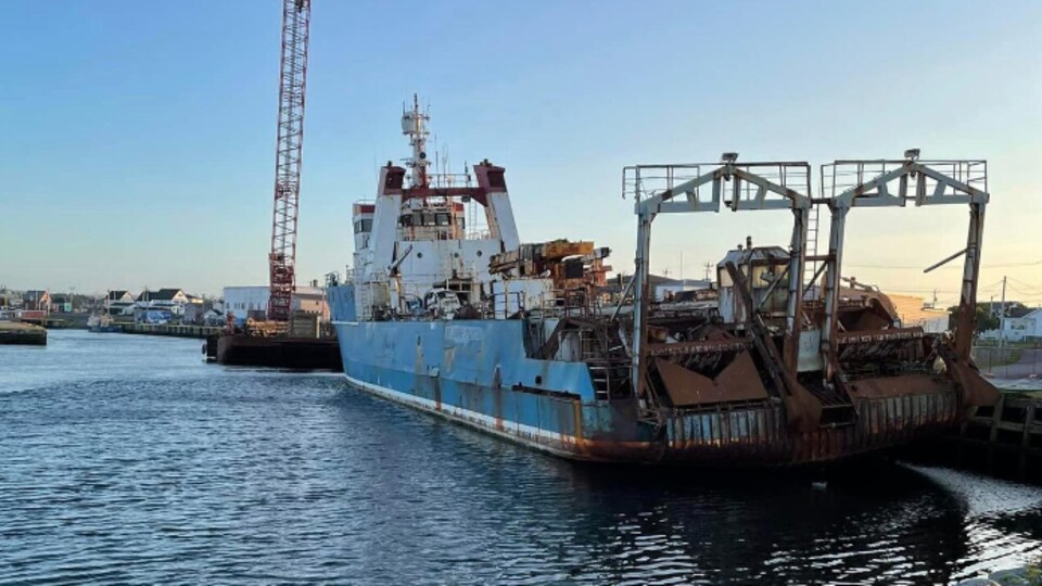 Un rafiot qui encombre le port de Grand Bank pourrait être bientôt ...
