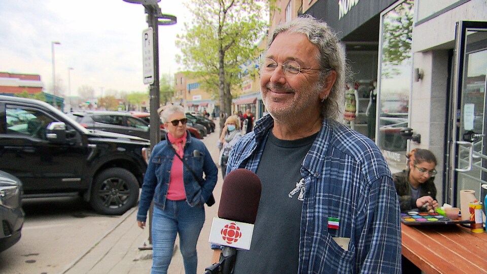 Environ 75 citoyens défilent dans les rues de Rimouski en souvenir des ...