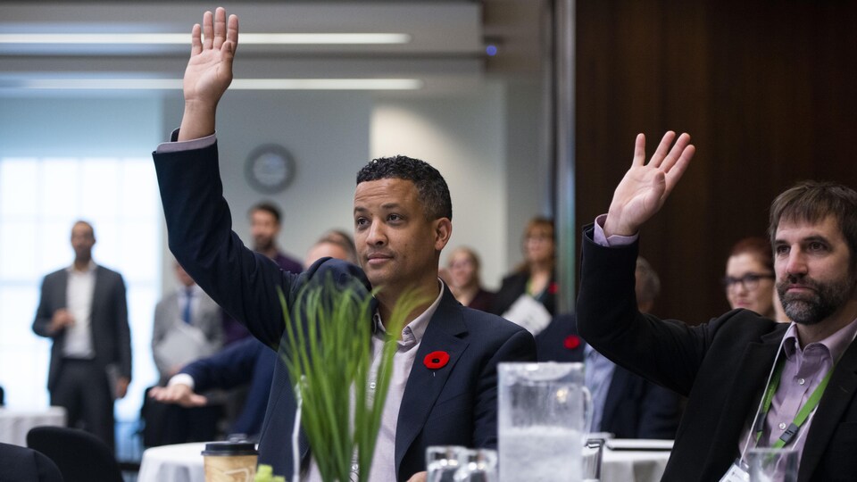 Seulement cinq députés noirs élus à la Chambre des communes | Radio ...