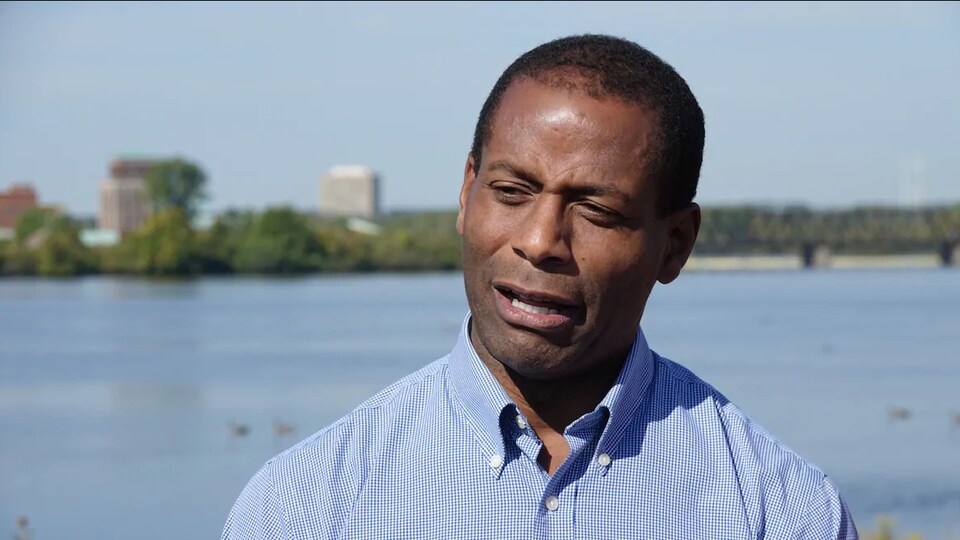« Il existe du racisme systémique ici », affirme le député Greg Fergus ...