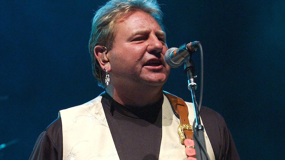 Greg Lake, chanteur d’Emerson Lake and Palmer et de King Crimson, est ...