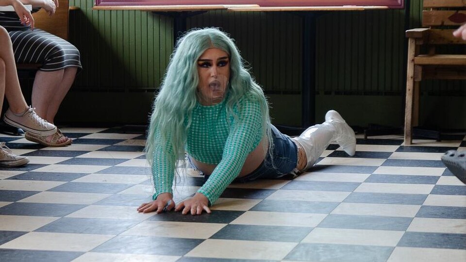 Semaine de la Fierté : un spectacle de drag queens dans un restaurant ...
