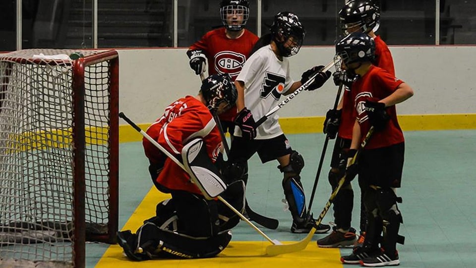 Vol d’équipement de hockey dek à Saguenay | Radio-Canada.ca