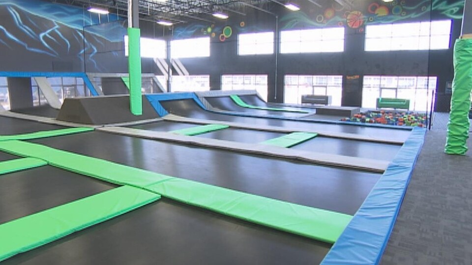 Poursuite de 600 000 $ contre iSaute | Radio-Canada.ca