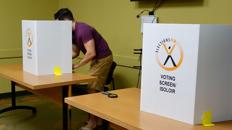 Vote sur le campus : les jeunes aux urnes | Élections Nouveau-Brunswick ...