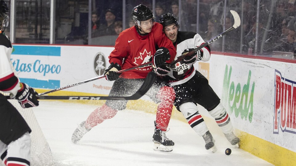 Des hockeyeurs du Nord de l'Ontario visent l'or au Championnat mondial ...