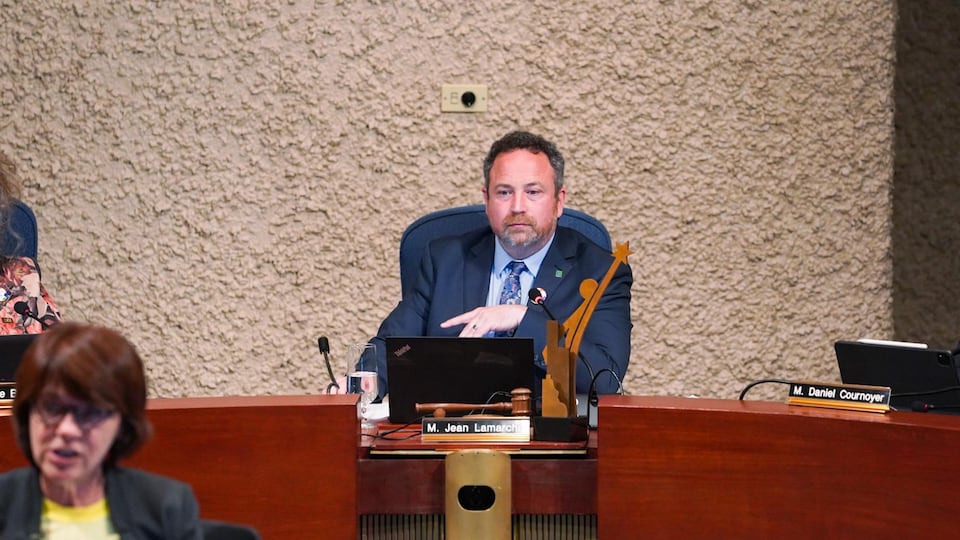 Revitalisation du site Aleris : le maire Lamarche répond aux critiques