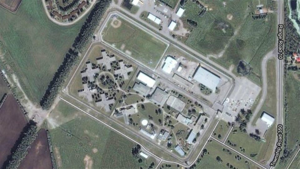 Mesures de confinement à la prison Bowden | Radio-Canada.ca