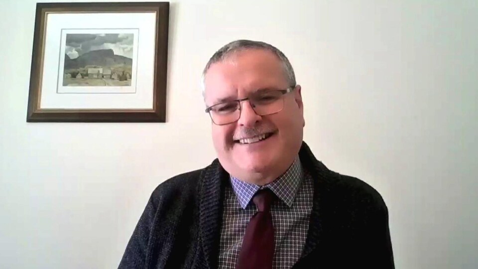 Changements proposés à l'éducation anglophone : analyse