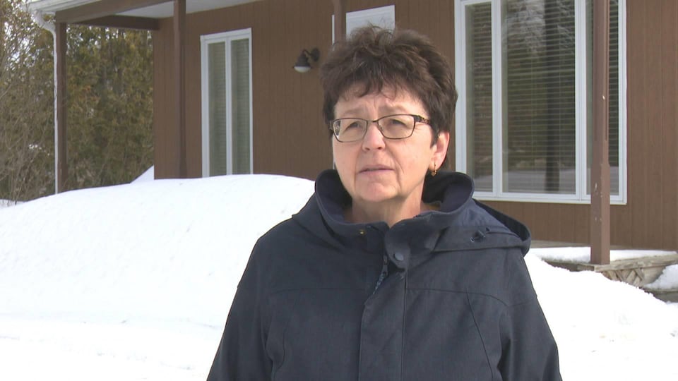 Des familles séparées par la fermeture de la frontière | La COVID-19 en ...