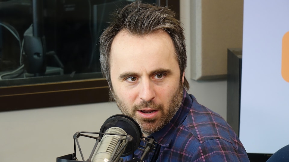 Louis-José Houde, un humoriste modeste malgré le succès