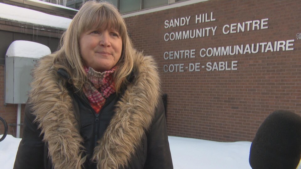 Plus d’une centaine de manifestants à Ottawa pour le premier ...