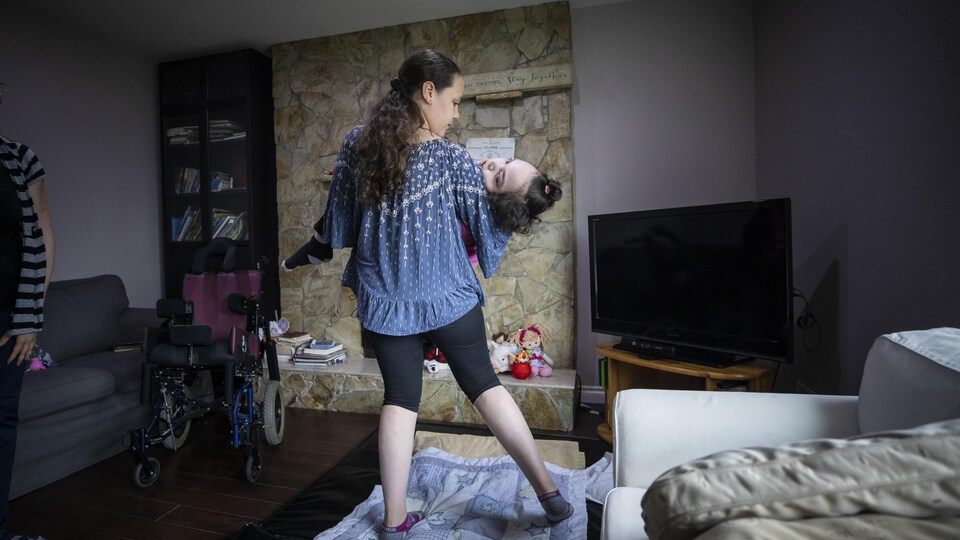 Confiné chez soi à cause d’un manque de toilettes adaptées | Radio ...