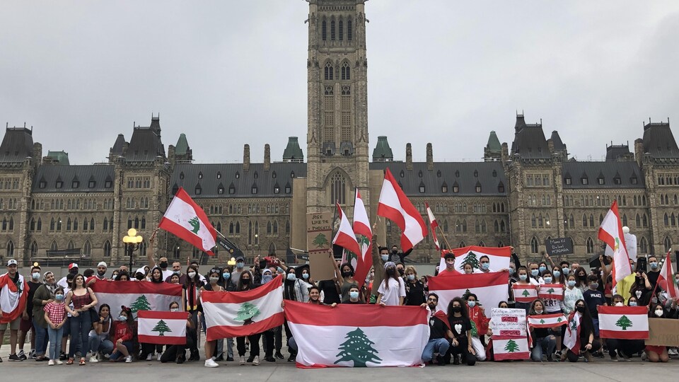 Un rassemblement pacifique pour soutenir le peuple libanais à Ottawa ...