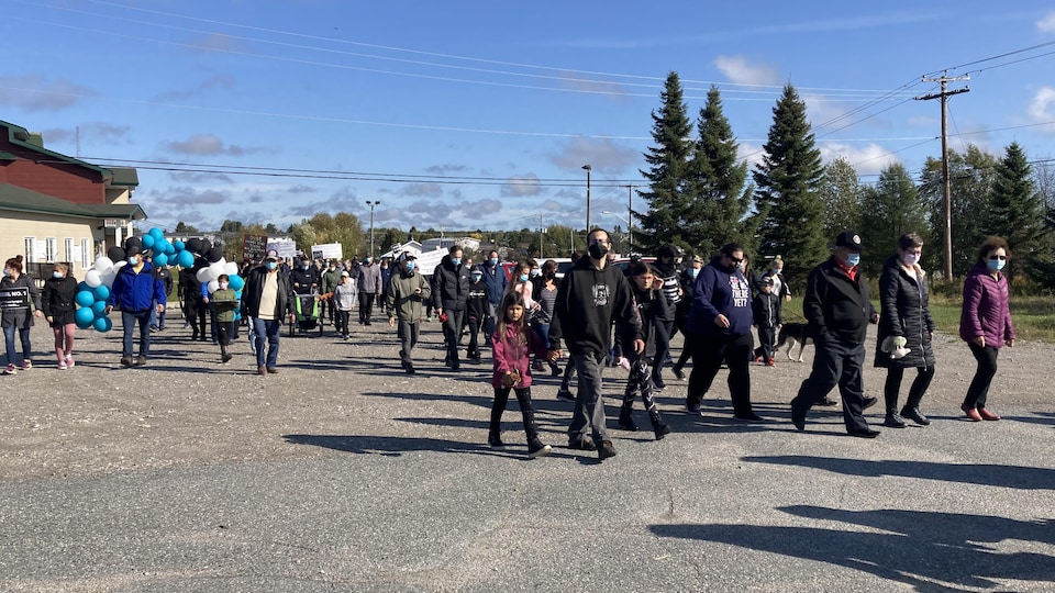Les citoyens de Senneterre prennent la rue pour sauver leur service d ...