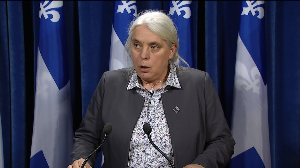 Signes religieux : pas de volte-face de Québec solidaire, selon Manon Massé