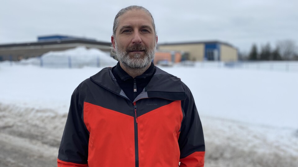 Retour à l’école Mont-Bleu : un bâtiment rénové, mais l’état du ...