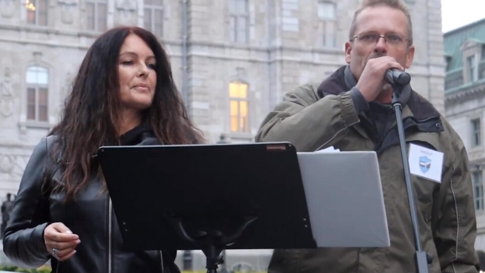 Des élus québécois visés par une campagne de messages anti-mesures ...