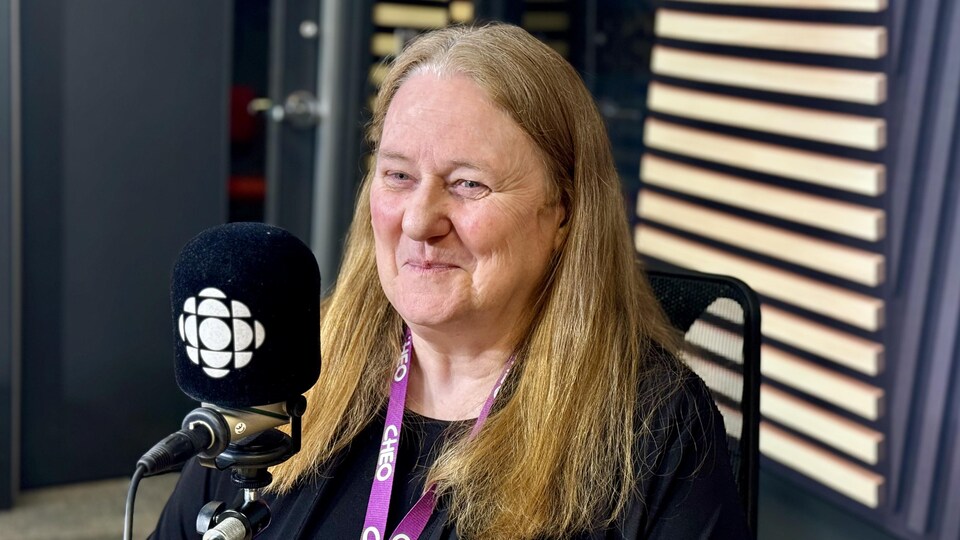 La doyenne du CHEO, Maureen Jones, prend sa retraite après 47 ans de ...