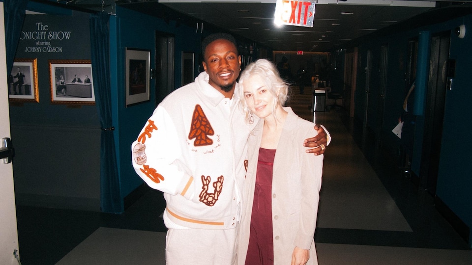 Le groupe québécois Men I Trust chez Jimmy Fallon avec Joey Bada ...