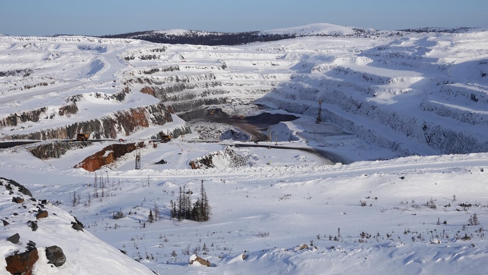 Lac Bloom : déverser les résidus miniers dans les eaux : la solution?