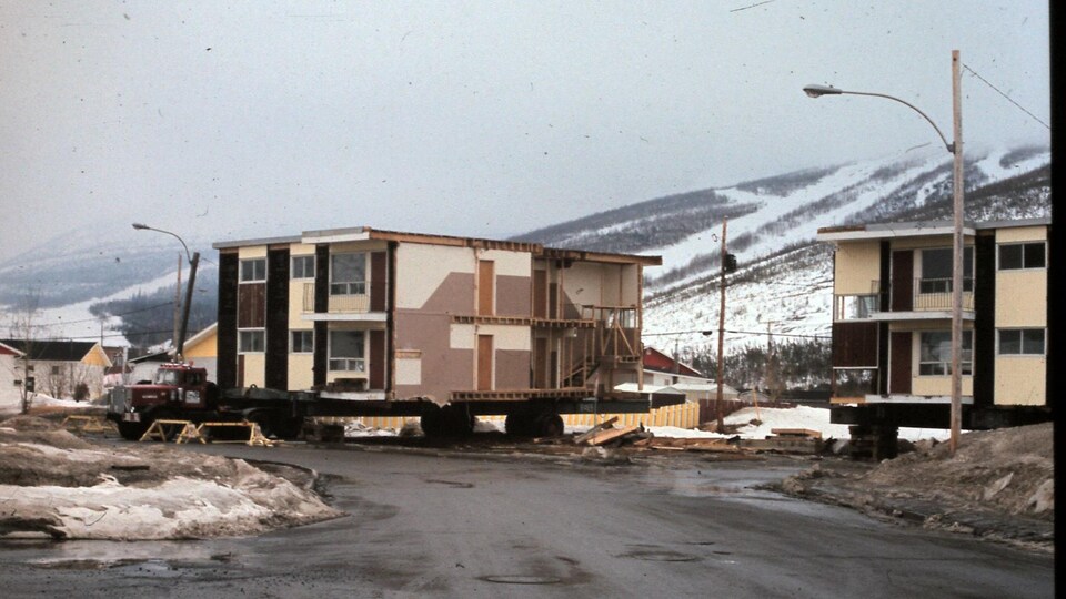 20 ans après la fermeture de la mine, Murdochville résiste et se ...