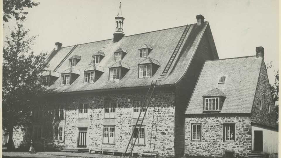 La construction de la première église en pierre de Rimouski