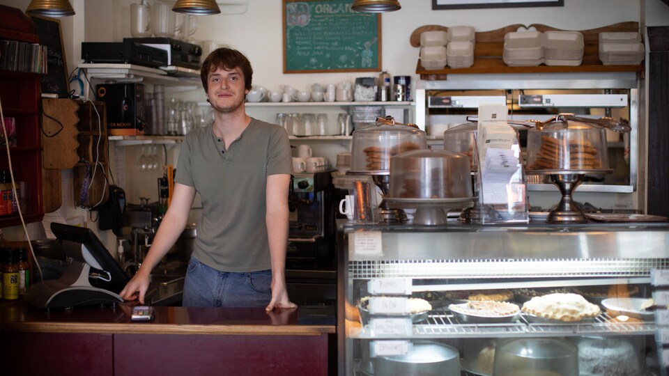 Le restaurant The Naam, icône végétarienne de Vancouver, est à vendre ...