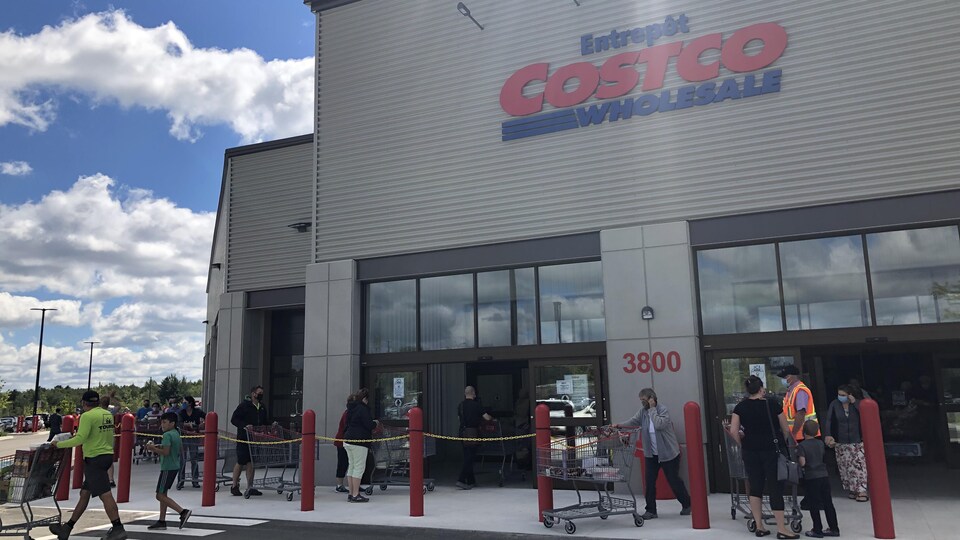 Le nouveau magasin Costco a ouvert ses portes à Sherbrooke | Radio ...