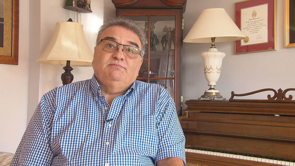 « Les Français, tassez-vous! » : dans les autobus bilingues au Nouveau ...