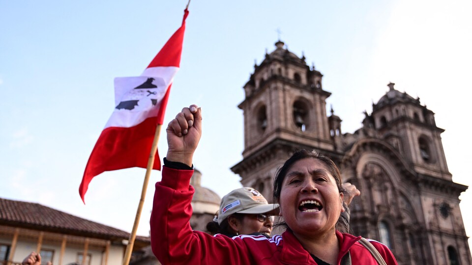 Pérou : les manifestations perdent en intensité, un remaniement ...