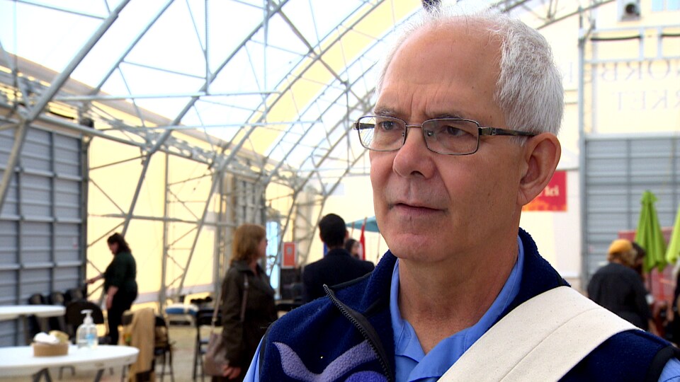 La croix de La Barrière retrouve son site original au Manitoba | Radio ...
