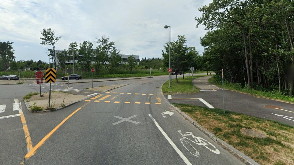 Ajout de voies cyclables séparées des voitures en 2023 à Québec | Radio ...