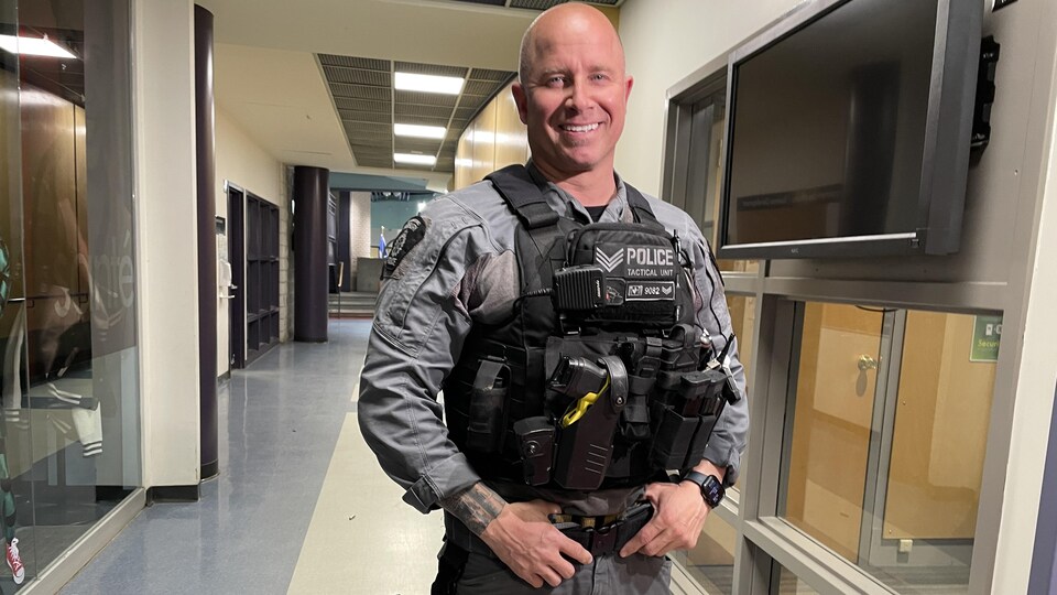 Simuler une fusillade au collège pour préparer les étudiants et les ...