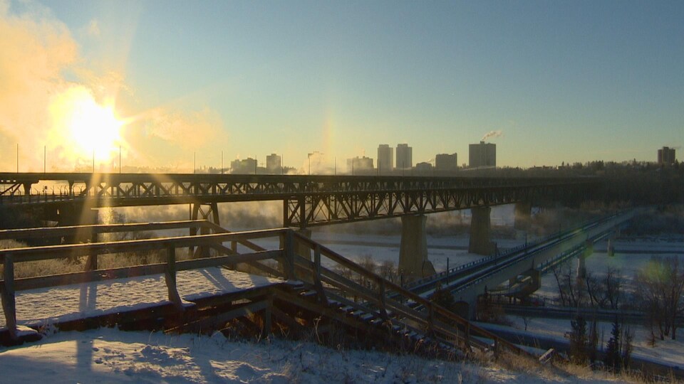 L’emblématique pont High Level d’Edmonton devra bientôt être rénové ...
