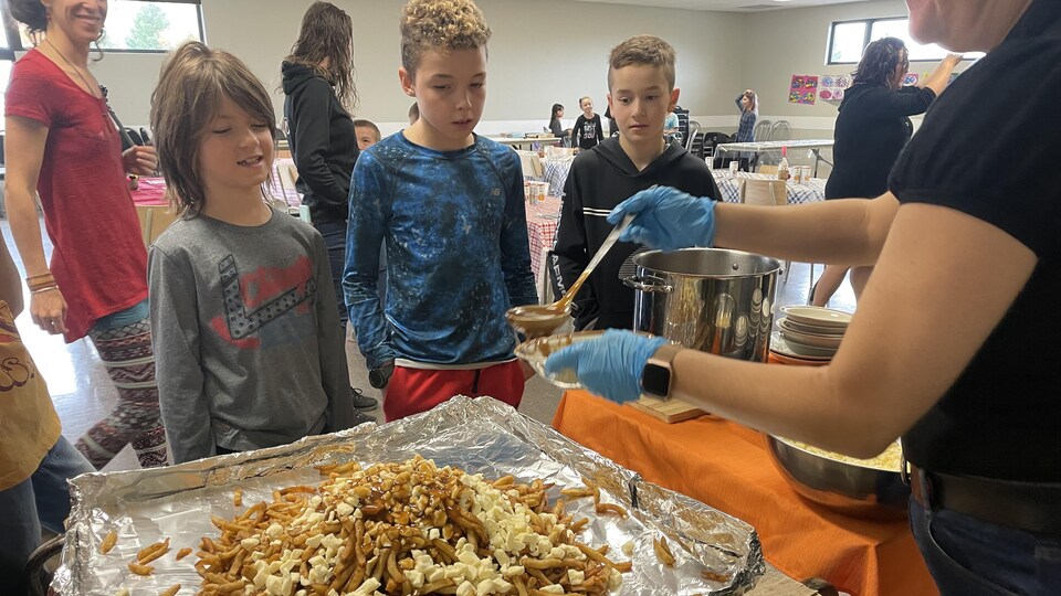 Apprendre par la poutine : l’expérience pédagogique d’élèves de Sainte ...