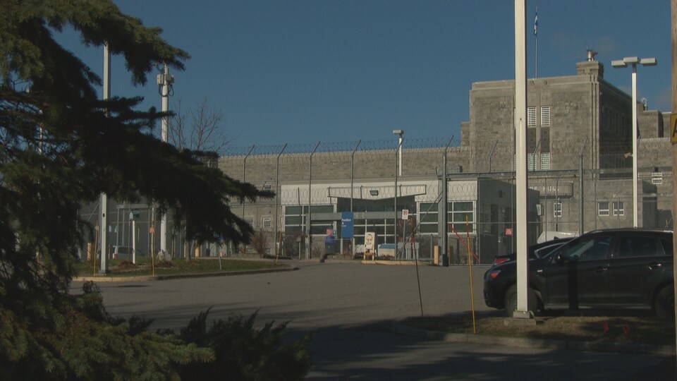 Un détenu à l'hôpital après une intervention des Services ...