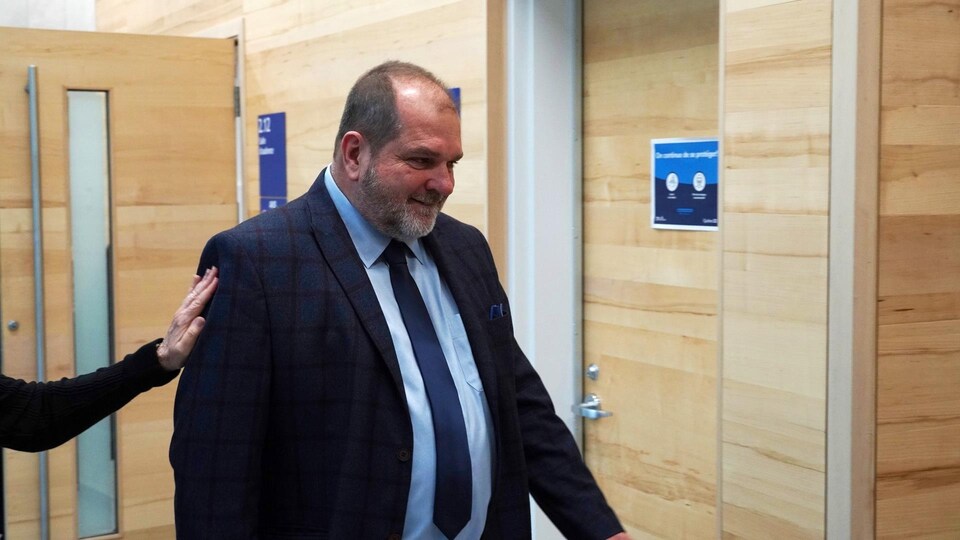 La crédibilité du témoignage de l’ex-député Harold LeBel attaquée sur ...